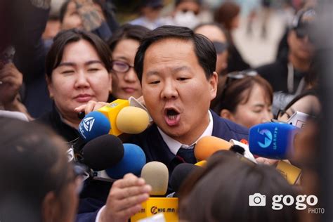 Нийслэлийн Засаг даргын нэгдүгээр орлогч Т Даваадалай ТҮЦ эрхлэгчдэд хариулт өглөө