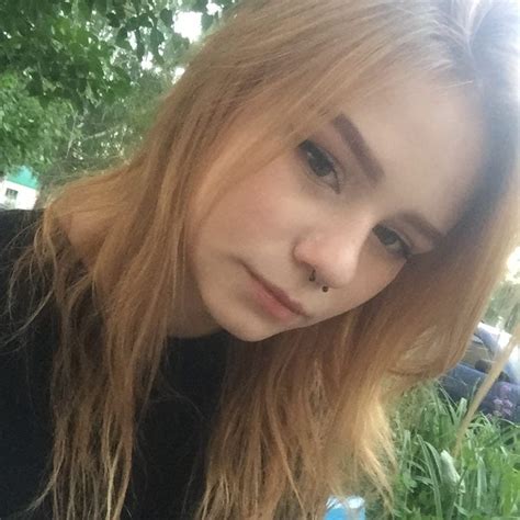 Just Cute Selfie F18 R Sexyhair