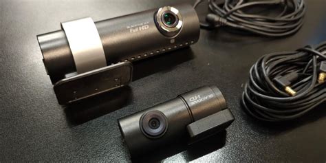 BlackVue DR550GW-2CH, 攝影器材, 攝影配件, 閃光燈 - Carousell