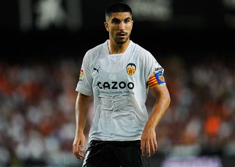 Foot Psg La Surprise Du Jour Carlos Soler Arrive Au Psg Foot 01