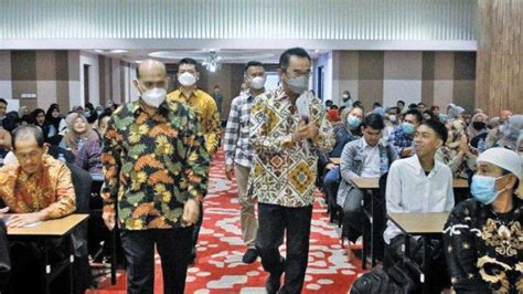 Rudianto Tjen Memotivasi Warga Manfaatkan Teknologi Digital Jadi