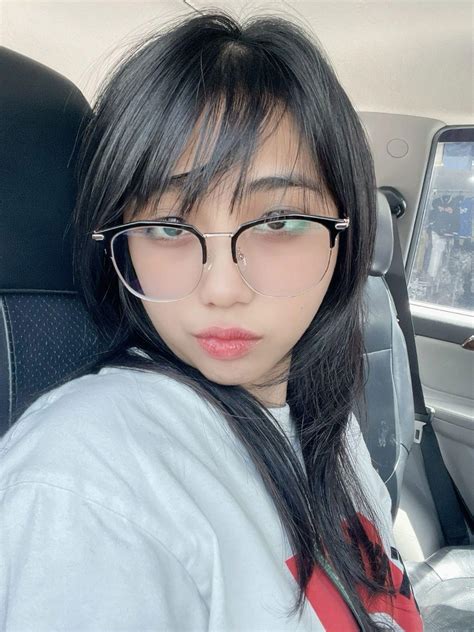 99 Ảnh Gái Xinh Đeo Mắt Kính Cá Tính Cute Dễ Thương