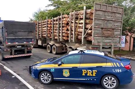 PRF flagra mais de toneladas de excesso de carga em caminhões no Rio Grande do Sul