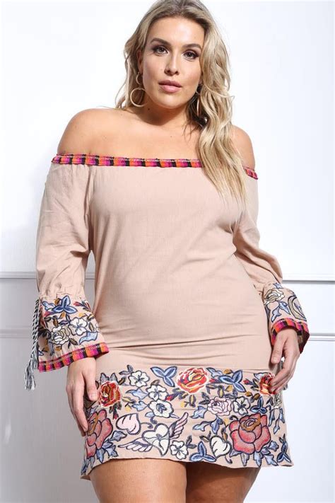 Pin By Julee Allen On Plus Size Designs Curvy Women Fashion Plus
