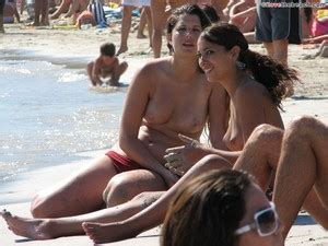 Naked And Topless Girls On The Nude Beach Hidden Camera Page