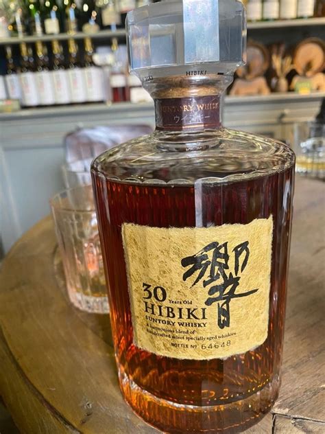 高價收購日本威士忌 響HIBIKI 30年 響21 響17 鳳凰 白鷺 四季花鳥 武藏野 富士風雲圖 有田燒 九谷燒 余市 山崎 白州 竹