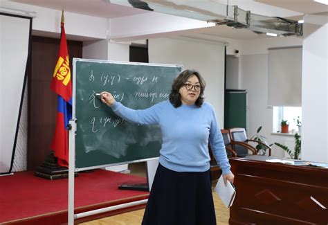 Албан хаагчдид Монгол бичгийн сургалтад хамрагдаж байна