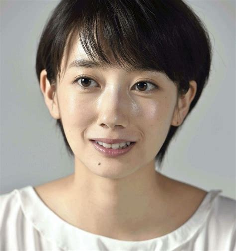 ボード「波瑠」のピン 顔 波瑠 女優