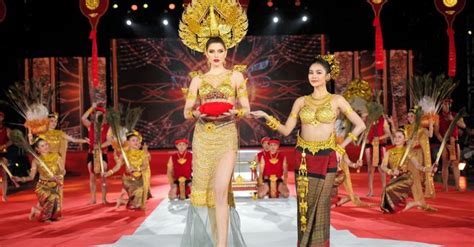 รวมรูปภาพของ อิงฟ้า วราหะ ในชุดไทยล้านนา แต่ดูสวยแซ่บ สะกดทุกสายตา