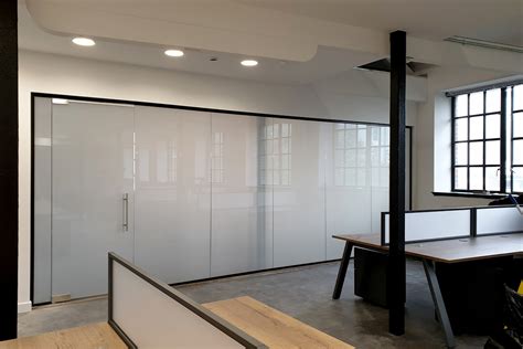 Switchable Glass Partitioning Gpuk Glass Partitioning Uk