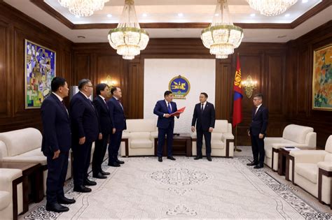 Ц Туваан Шивээхүрэн Сэхээ Хангимандал Бичигт Зүүн хатавчийн төмөр замыг холбох ажил шат