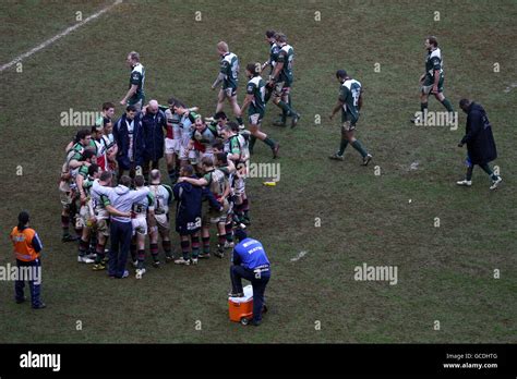 The Harlequins Players Huddle Together For A Team Talk Aa The London