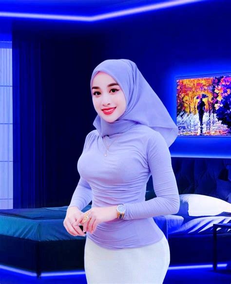 Pin oleh azrie a di tutup kepala | Gaya hijab, Pakaian ketat, Selebriti