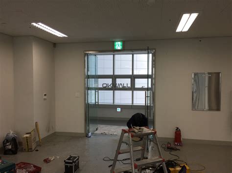 강화도어 샤시 유리 칸막이 Abs타공도어 유리칸막이 오케이칸막이