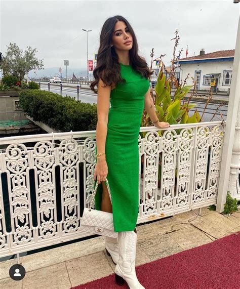 Шикарне плаття з твіду Zara — ціна 1650 грн у каталозі Сукні міді Купити жіночі речі за