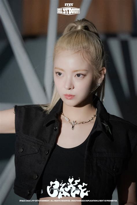 230801 Itzy Cake Mv Behind Photo Kpopping