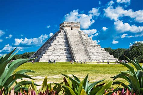Chichén Itzá Near Cancun Explore Ancient Mayan Ruins And