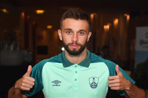 Elvis Sarić Se Priključio Pripremama Al Ahlija Reprezentacijaba