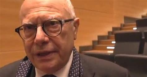 A Processo Il Noto Infettivologo Massimo Galli Di Cosa è Accusato