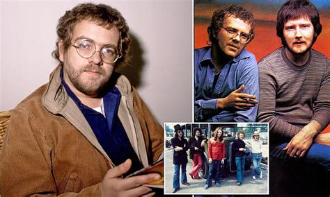 Joe Egan Dead At 77 Stealers Wheel Musician Co Wrote Stuck In The Middle With You Which Was
