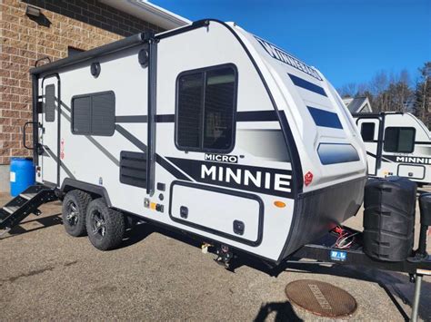 Winnebago Minnie Winnie Travel Trailer Used At Simona Brown Blog