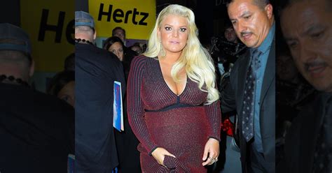 Jessica Simpsons Friends Extremely Worried About Weight Loss