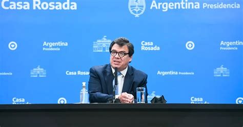 Минимальная заработная плата увеличится на 45 и к концу года составит 47 850 долларов Infobae