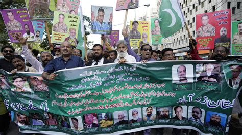 Pakistan Re Arrests Imran Khans Key Associate Amid Crackdown On His