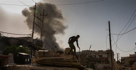 On Mosuls Front Line A Grueling Battle On Civilian Streets The New