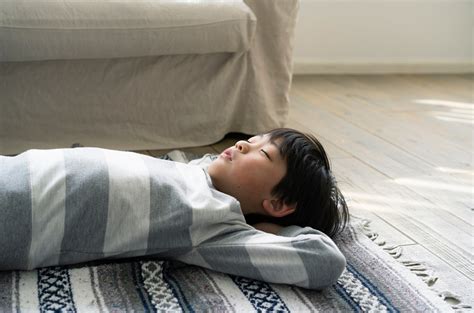 幼少期の経験が原因かも。「こうあるべき」から解放される3つの方法