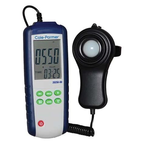 Cole Parmer Data Logging Light Meter With Nist Traceable Calibration From Cole Parmer India