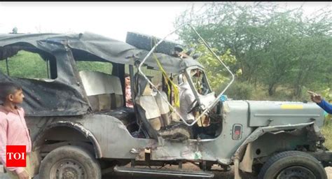 Agra Accident Agra 8 Killed In Head On Collision Between Dumper And