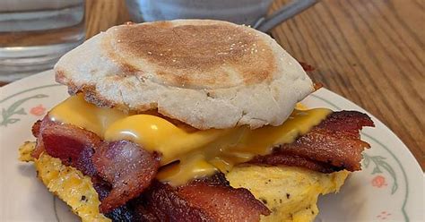 [homemade] Bacon Egg And Cheese Breakfast Sando Imgur