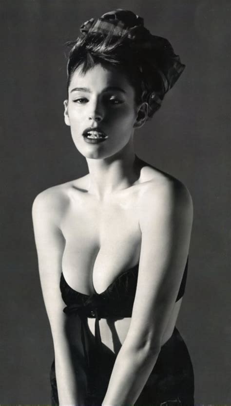Pin Ups Gallery 23111