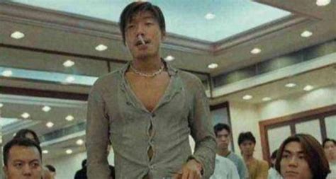 「烏鴉哥」越老越面善，56歲張耀揚和50歲張敏同框，張敏小鳥依人 每日頭條