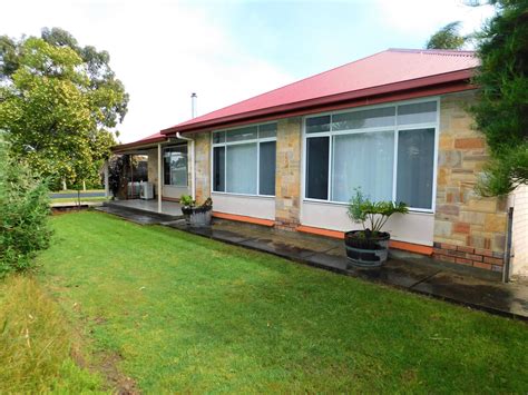 33 Venn Avenue Bordertown SA 5268 Domain