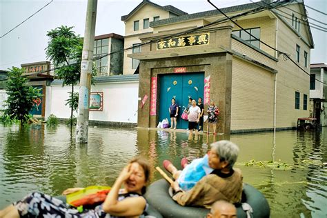 【现场】直击新乡暴雨灾后现场，民间救援队紧急出动新乡市河南省新浪科技新浪网