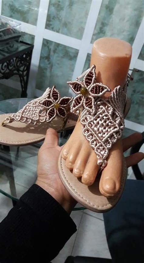 Pin de Ksaber Beya en Macramé Zapatillas tejidas a crochet Sandalias