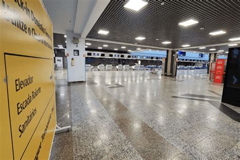 Cinco meses após chuvas aeroporto de Porto Alegre retoma voos Metrópoles
