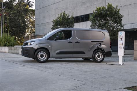 2023 Peugeot E Partner Review Carexpert