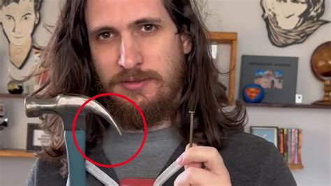 Tiktok User Sidney Raz Stuns Internet By Explaining That You Can Use The Back Of The Hammer To