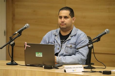 Aprovado Projeto de Lei que institui o uso do Cordão de Girassol em