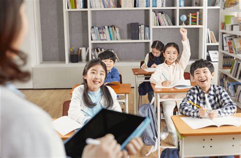 直播教学课堂系统哪个好？叮叮开课