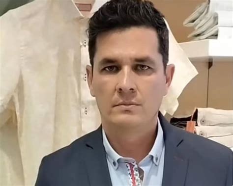 Jon Sonen Aparece Y Se Defiende De Denuncia De Mujer Esposada En Su Tienda El Espectador