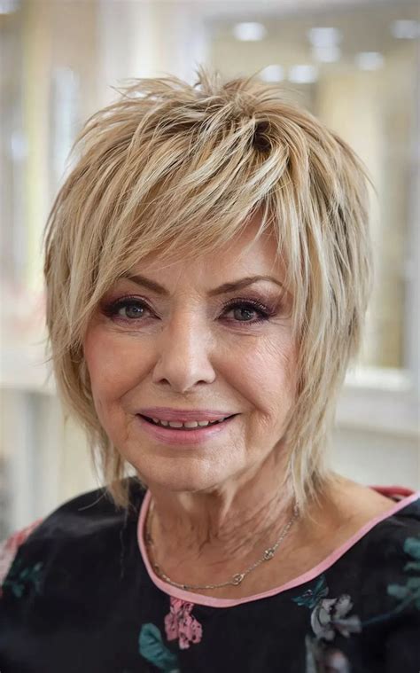 16 Trendy Shag Haircuts Women Over 70 Can Pull Off Shaggy Short Hair