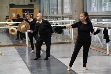 La Escuela Nacional de Danza Clásica y Contemporánea presenta Somos lo