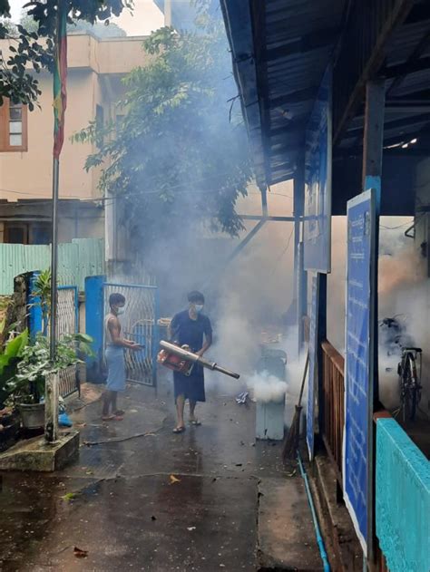 စမ်းချောင်းမြို့နယ်၌ သွေးလွန်တုပ် ကွေးကြိုတင်ကာကွယ် ရေးအတွက် ခြင် ဆေးမှုတ်ခြင်းနှင့် အဘိတ် ဆေးခတ