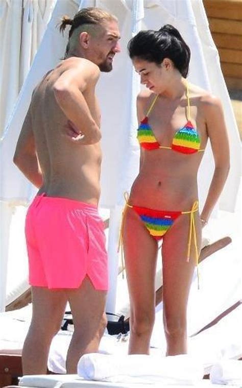 10 Hot Sexy Yagmur Sarioglu Bikini Pics