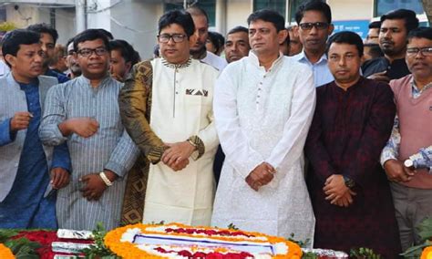 শহীদ ডা মিলনের সমাধিতে স্বেচ্ছাসেবক লীগের শ্রদ্ধা নিবেদন