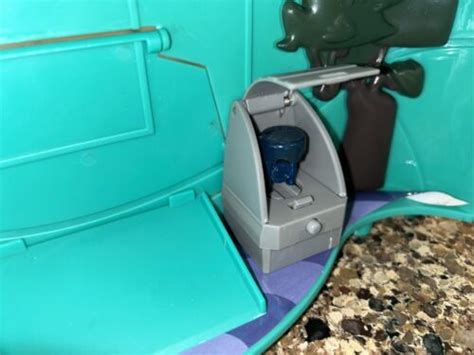 Wild Kratts Tortuga Playset Green Turtle Case W Doors And 2 Figures